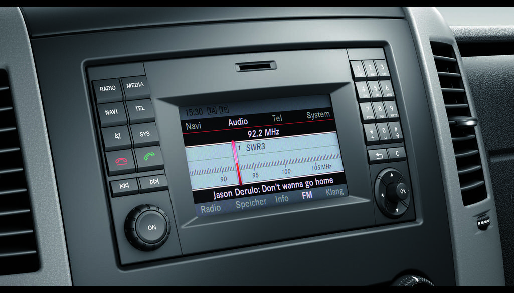 Mercedes Benz SPRINTER Radio Audio 15 SD-Karte Bluetooth MP3, MP4, AAC ...